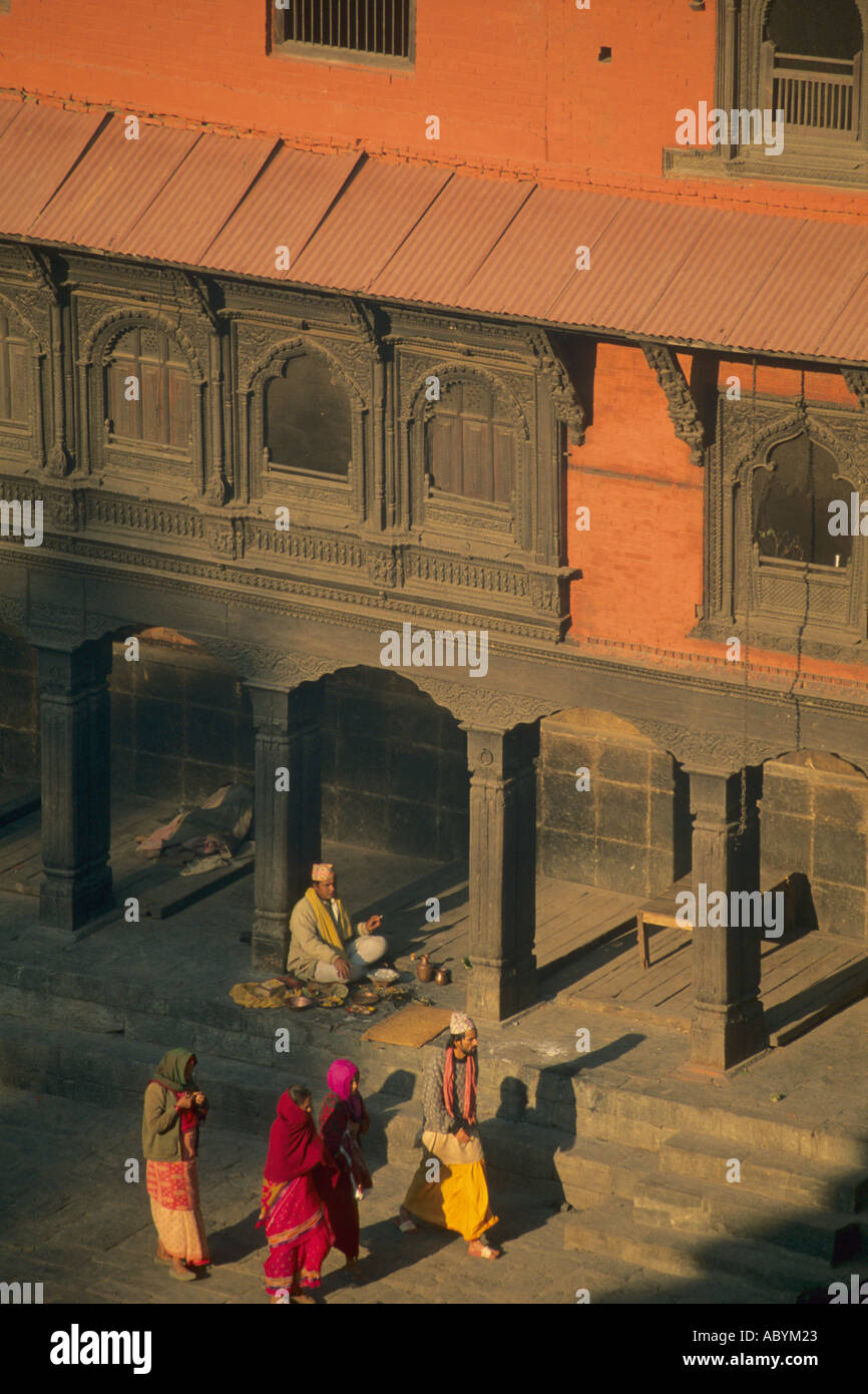 Nepal Pashupatinath hindu shrine people Stock Photo - Alamy