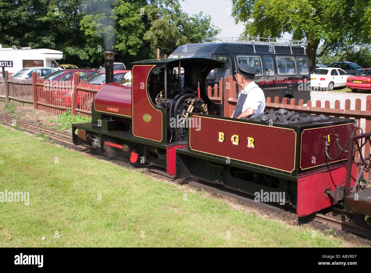Narrow gauge Engine 10 and a half inch gauge Alan Bloom at Bressingham ...
