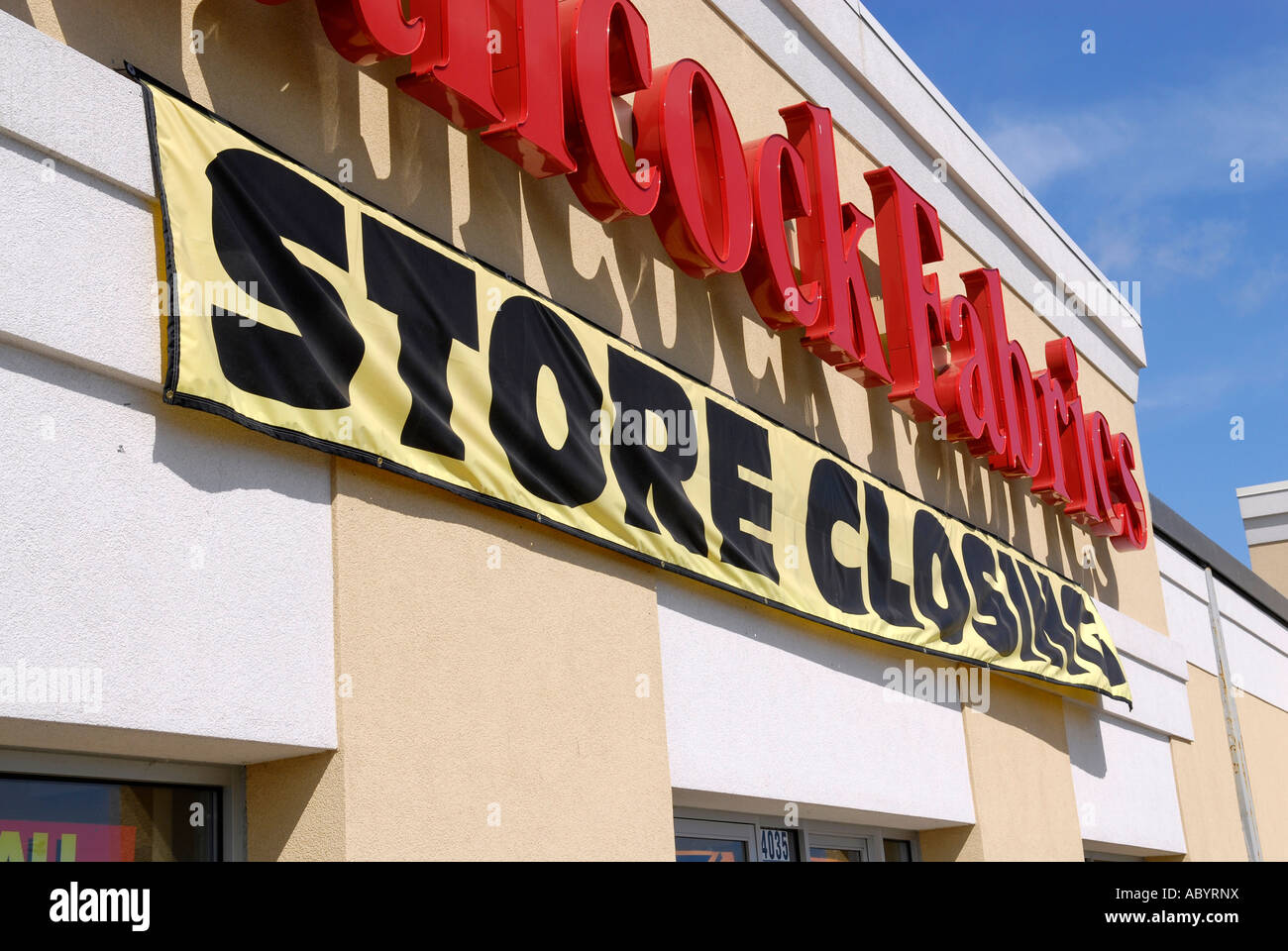 Going out of Business store closing sign Stock Photo - Alamy