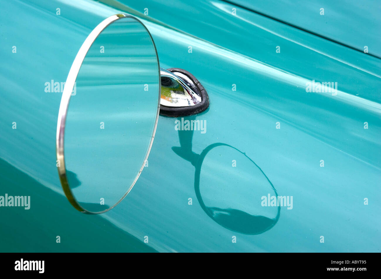 Classic car wing mirror hi-res stock photography and images - Alamy