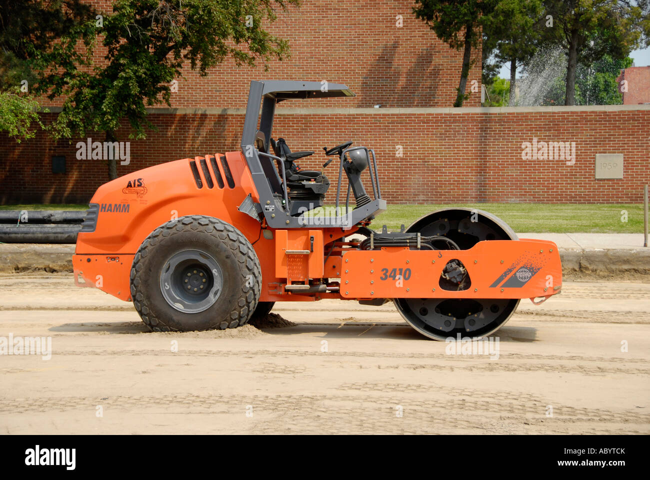 large industrial steam roller road making machinery and equipment is ...