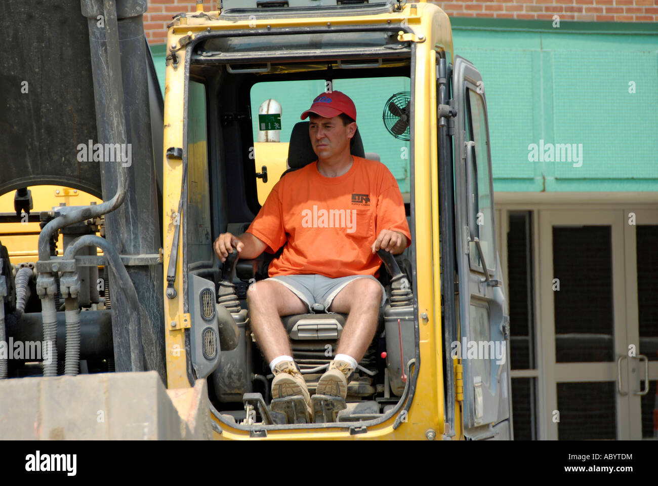 Road making equipment hi-res stock photography and images - Alamy