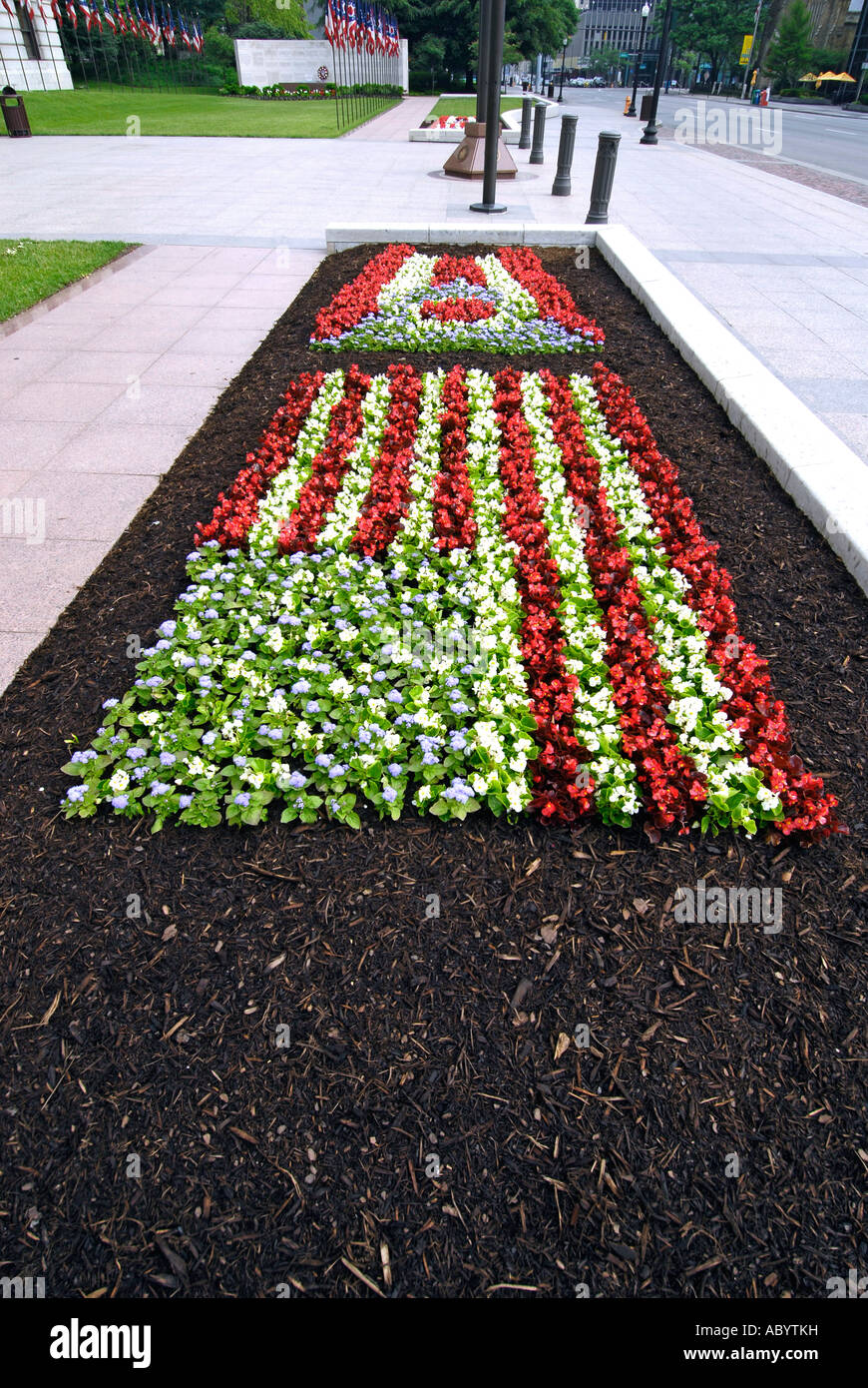 American flag made flowers hi-res stock photography and images - Alamy