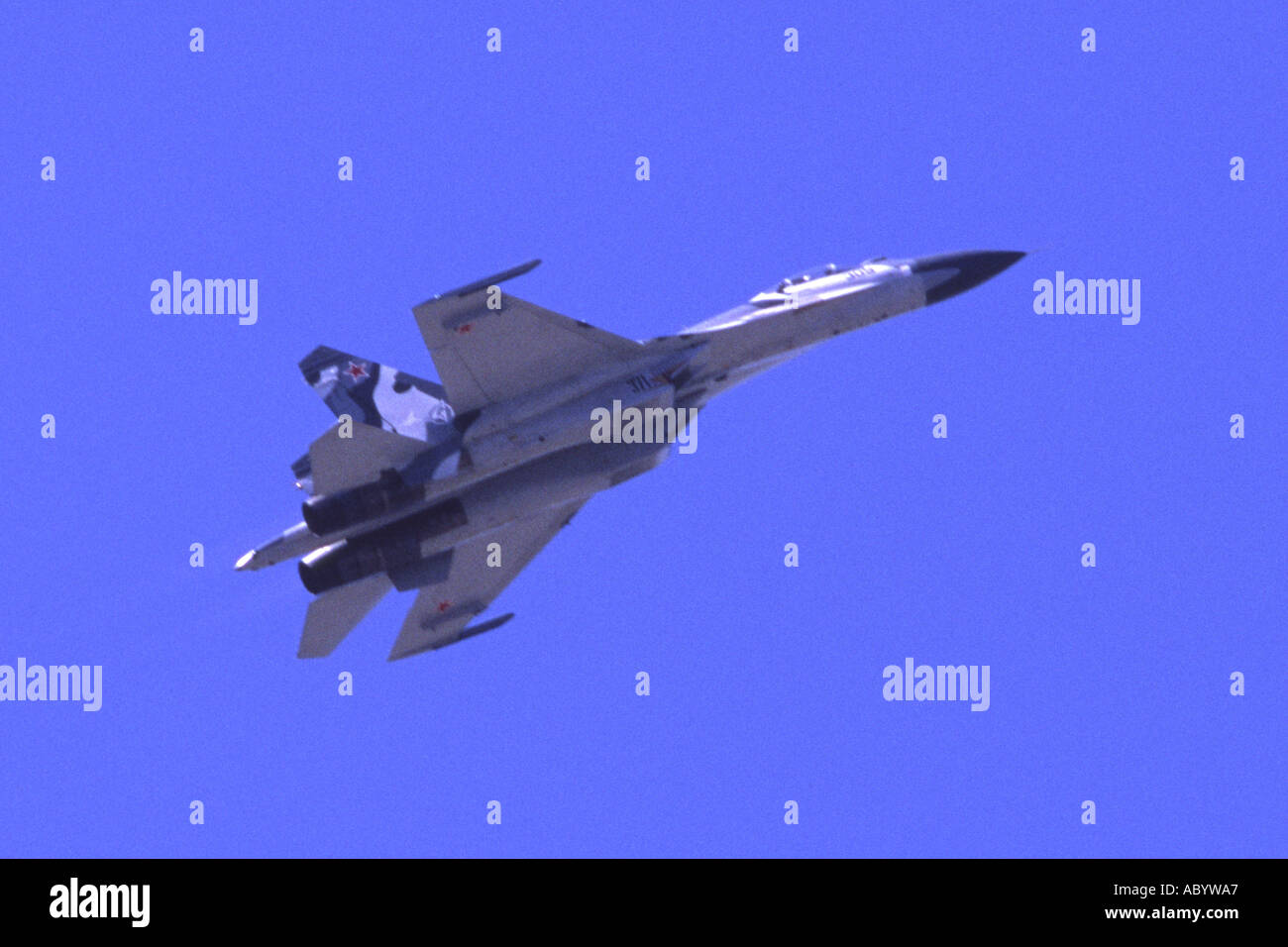 Sukhoi su 27 flanker jet fighter hi-res stock photography and images ...