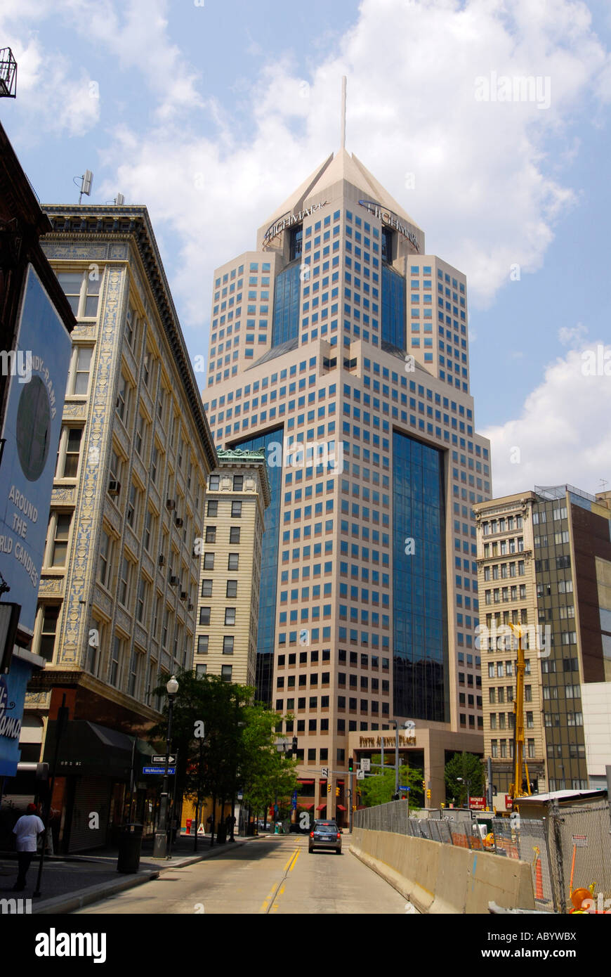 Fifth avenue place hi-res stock photography and images - Alamy