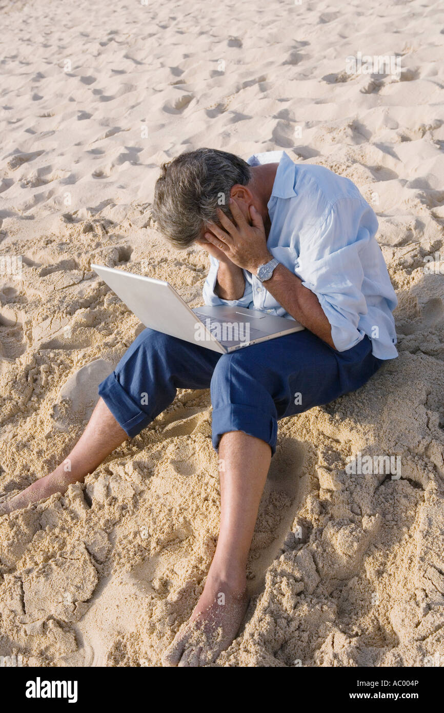 Dejected man hi-res stock photography and images - Alamy