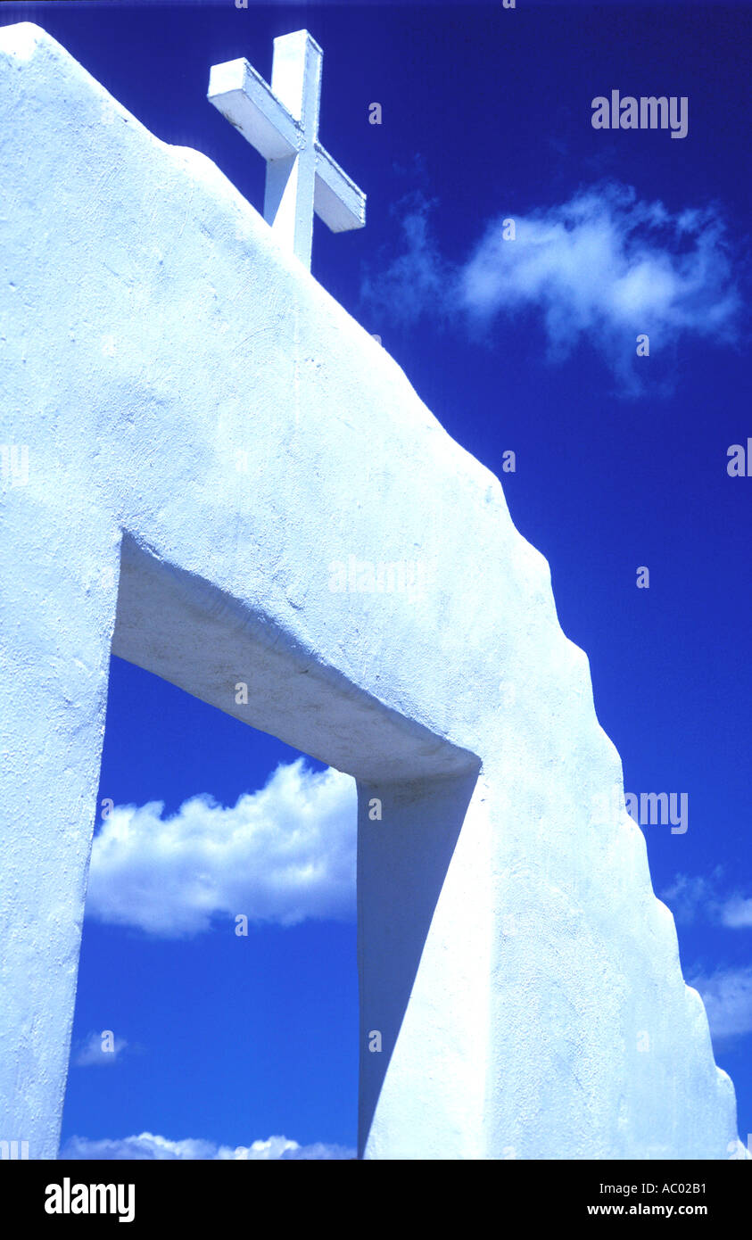White church against deep blue hi-res stock photography and images - Alamy