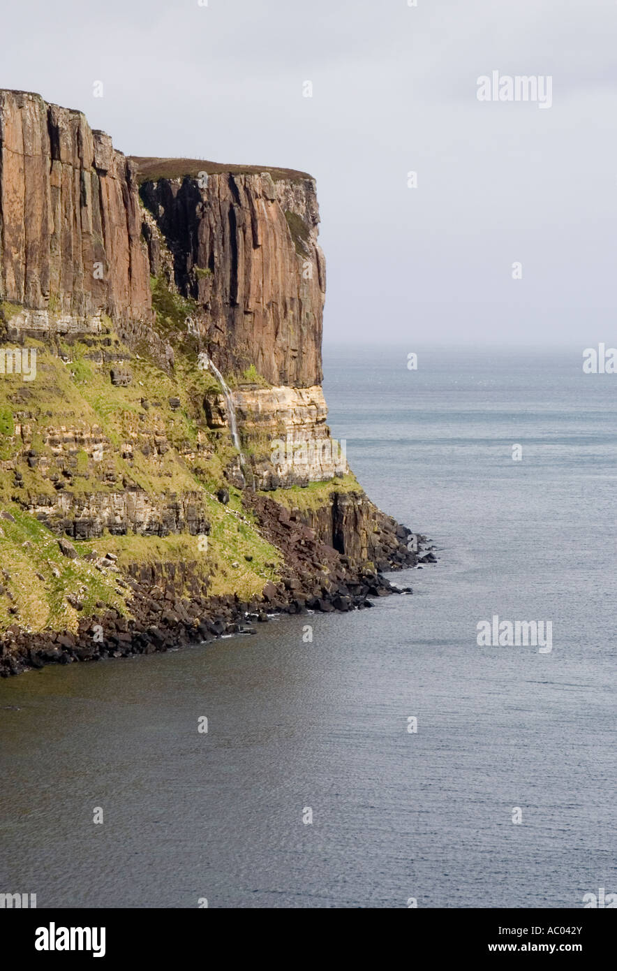 Great stone chute skye hi-res stock photography and images - Alamy
