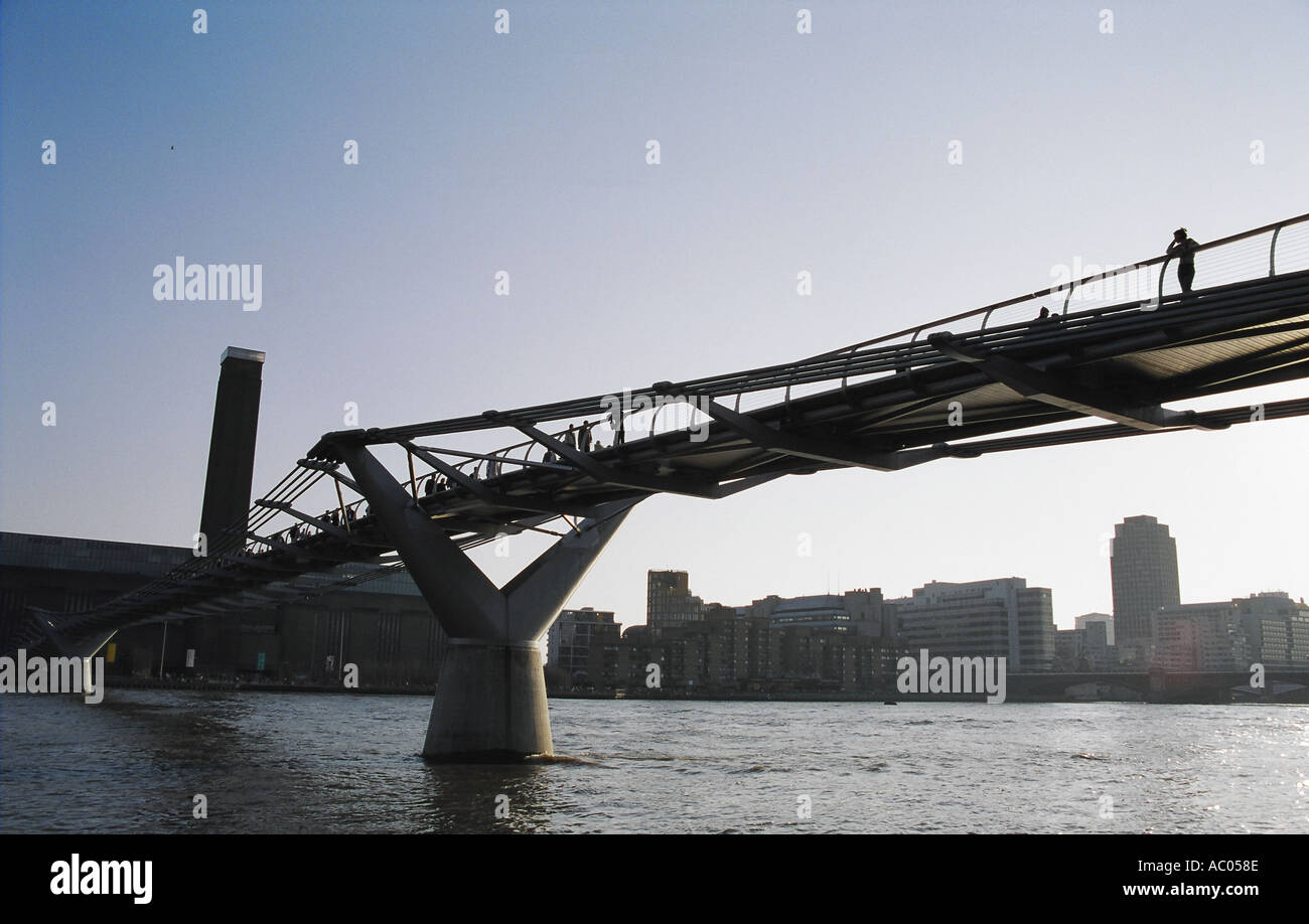 River thames silhouette bridge london hi-res stock photography and ...
