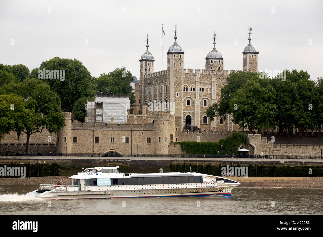 Tate boat hi-res stock photography and images - Alamy