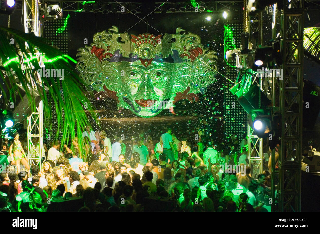 crowd at night party Stock Photo - Alamy