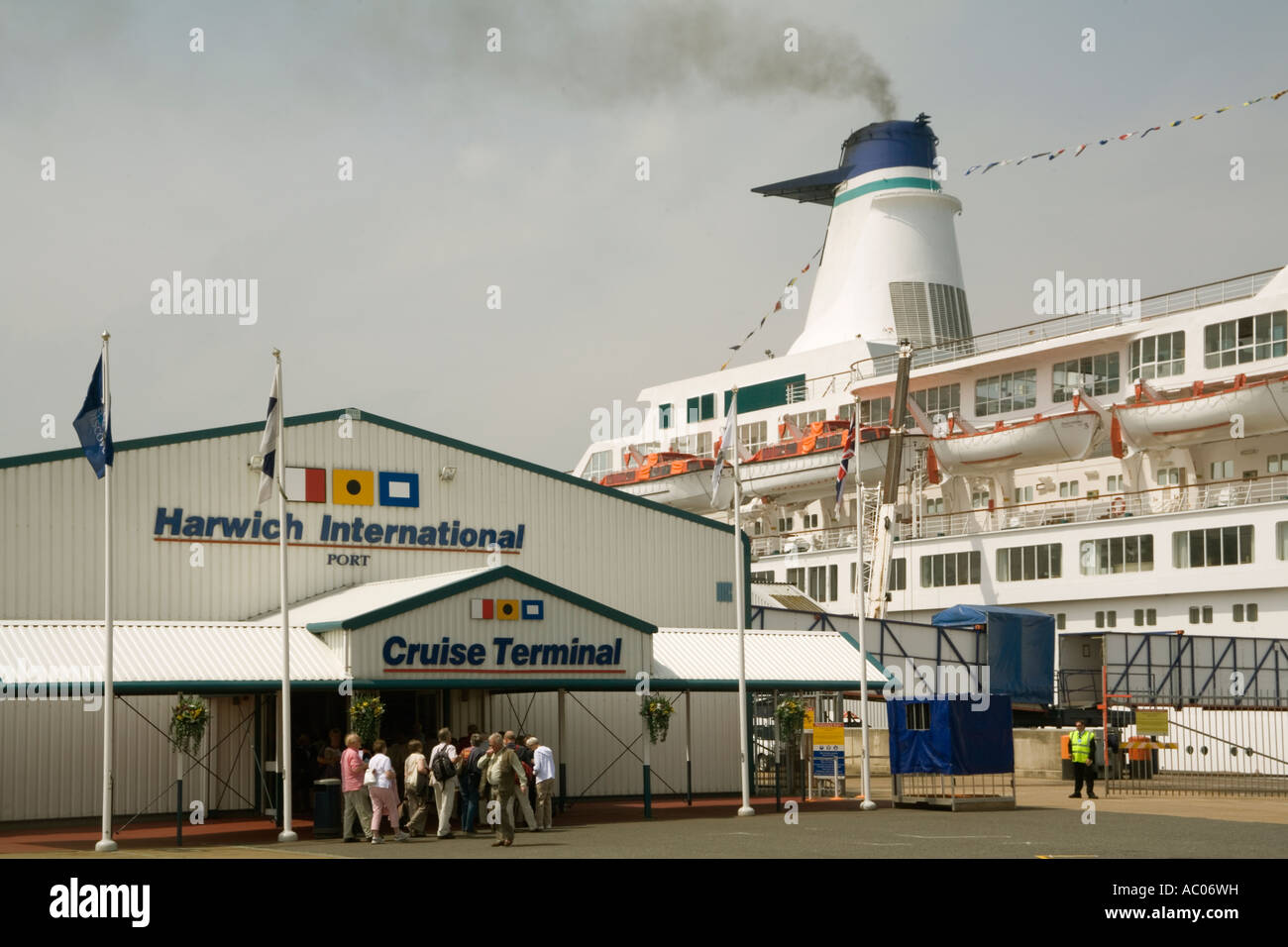 England. Essex. Harwich. Cruise terminal Stock Photo - Alamy