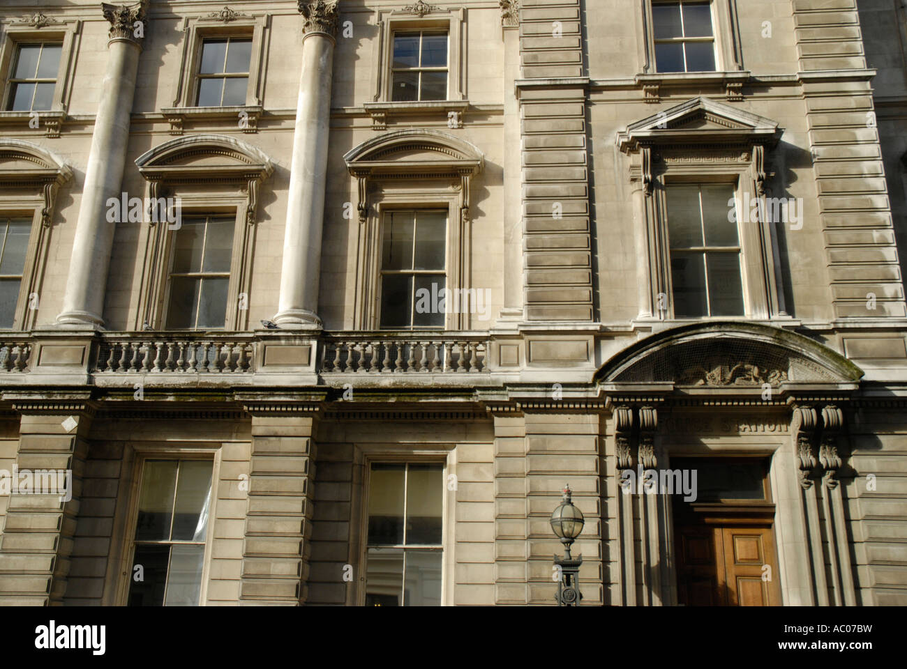 Exterior view of Bow Street Magistrates Court and Police Station London ...
