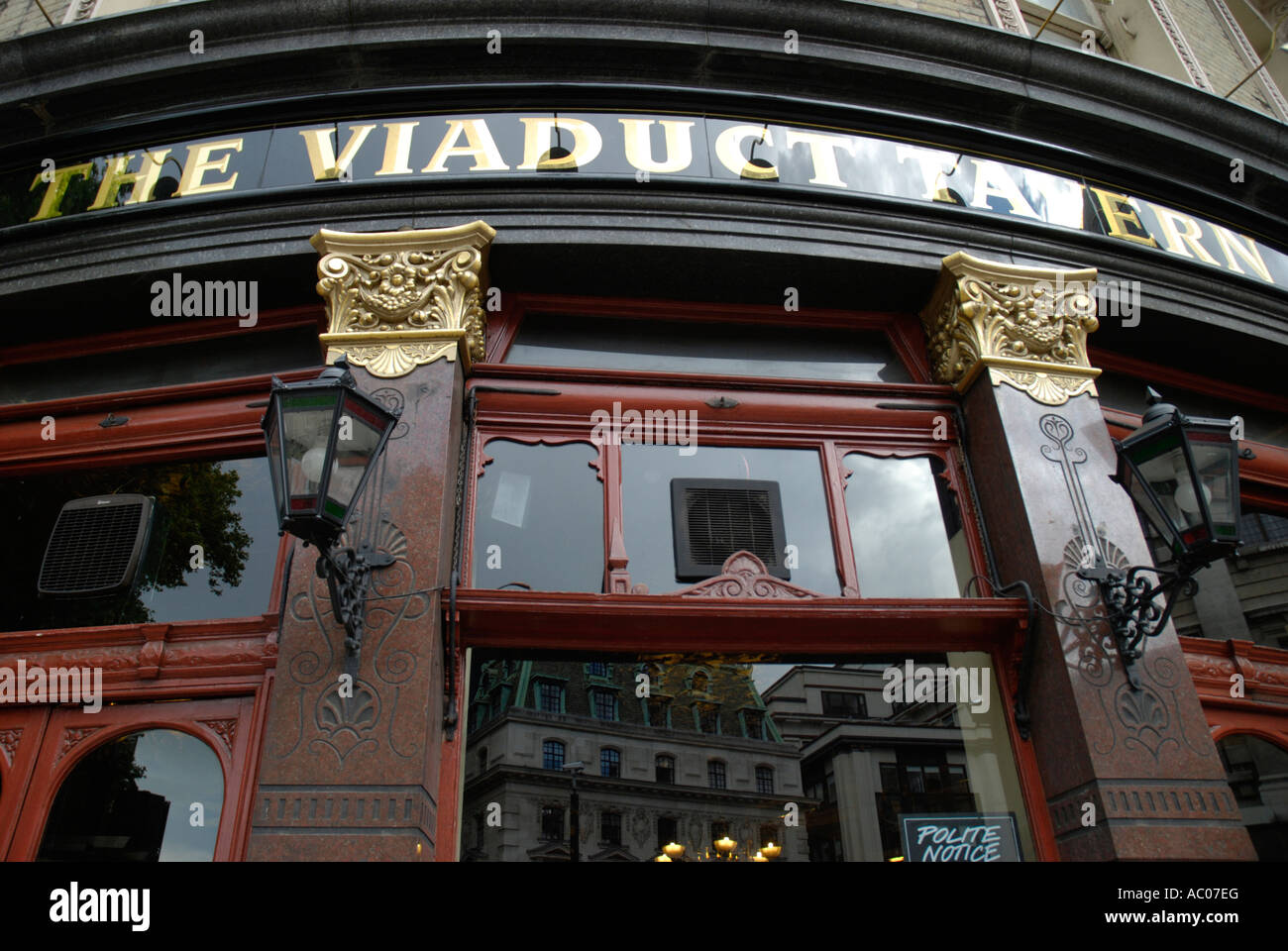 Viaduct tavern hi-res stock photography and images - Alamy