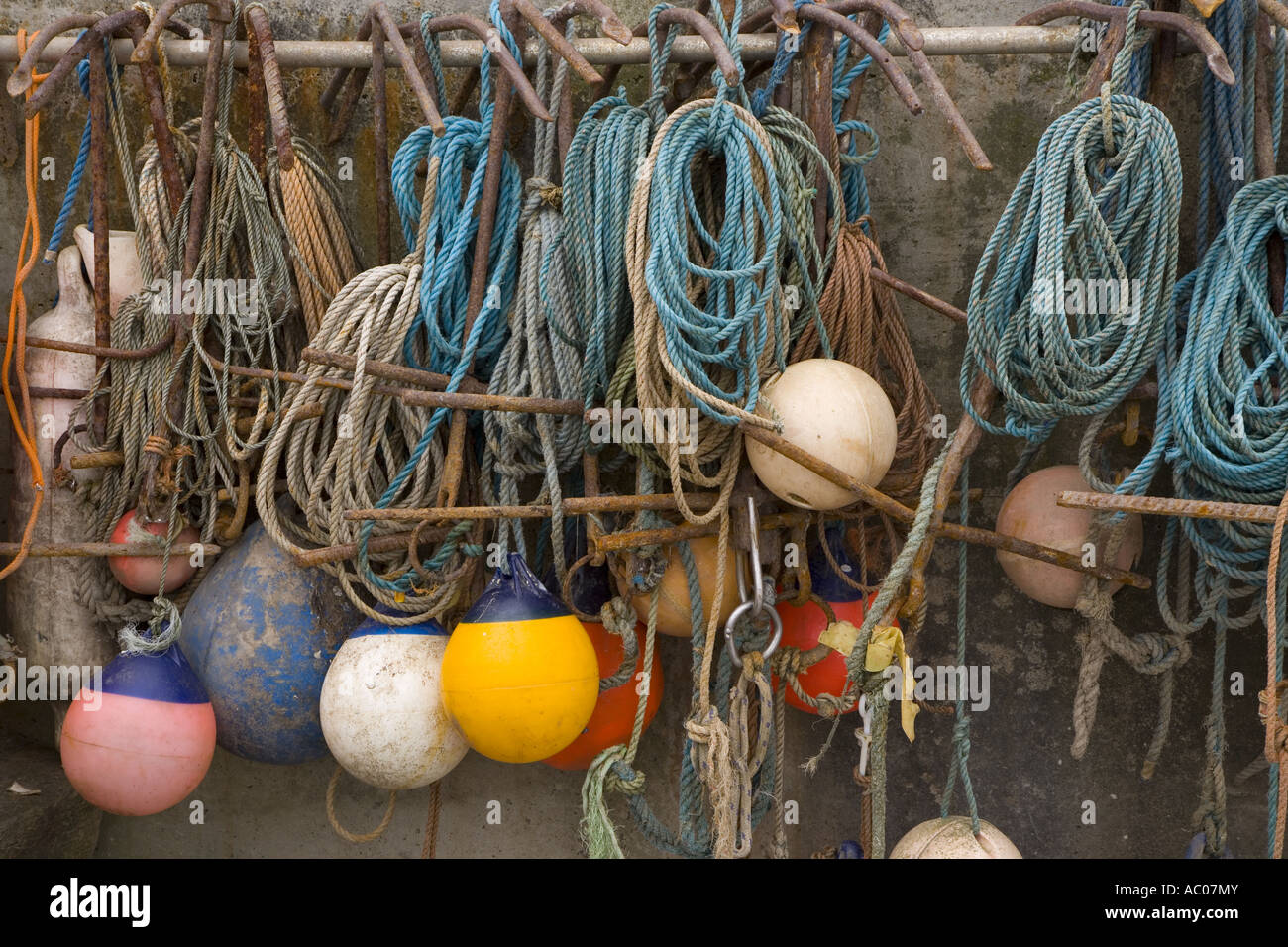 Ropes and anchors hi-res stock photography and images - Alamy