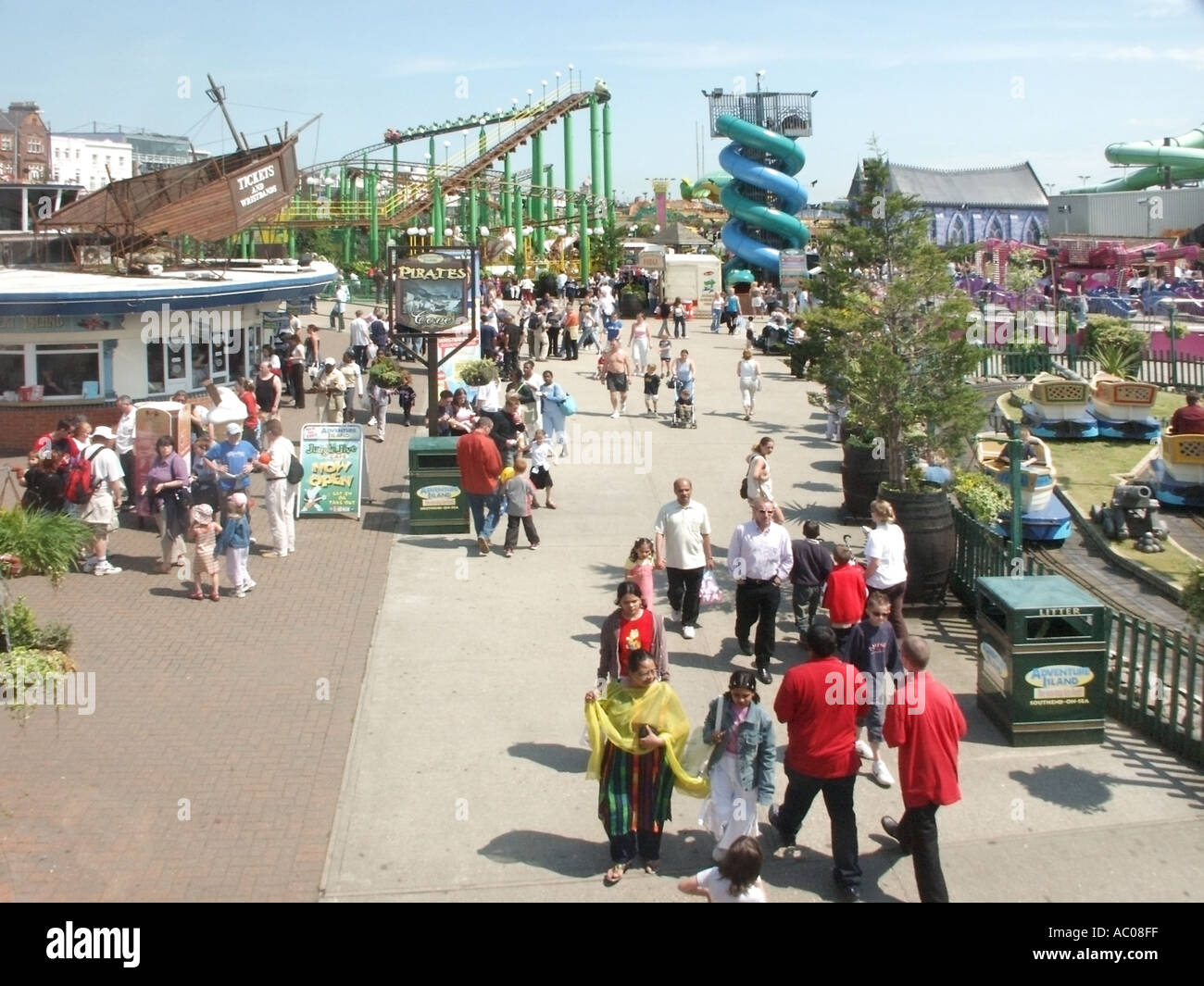 Southend on Sea seaside resort beside River Thames estuary Adventure ...