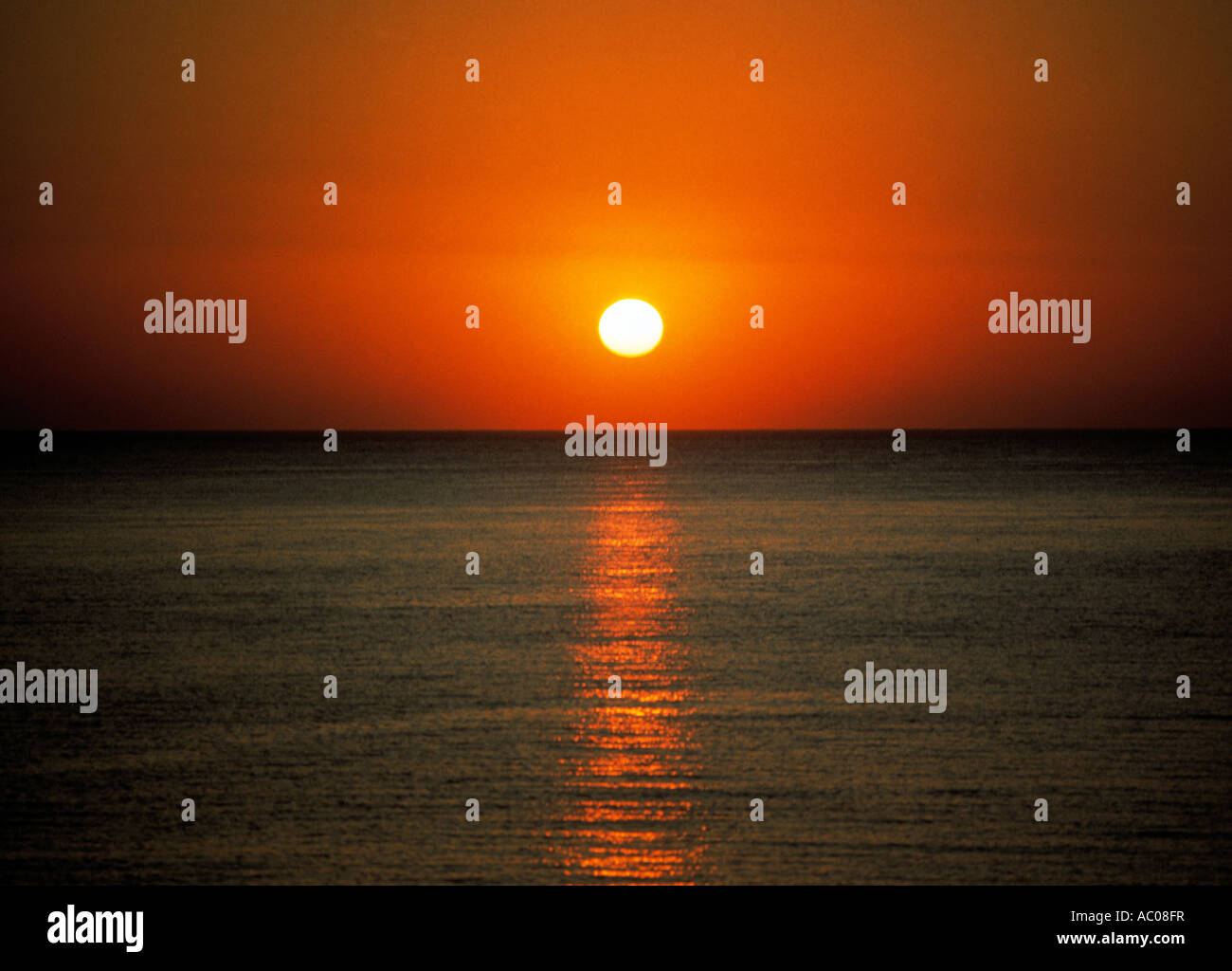 evening sunset dawn sunrise on irish coast, beauty in nature Stock ...