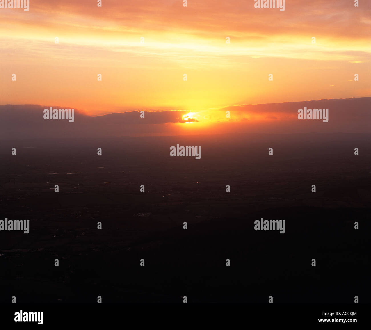 ireland, dawn over irelands golden vale beauty in nature Stock Photo ...