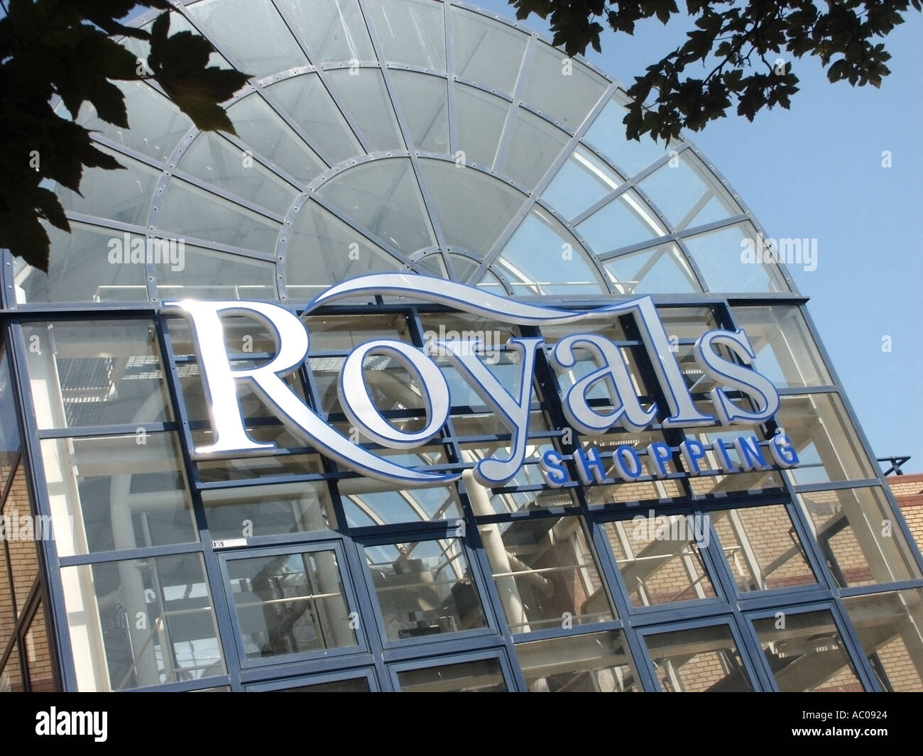 The royals southend hi-res stock photography and images - Alamy