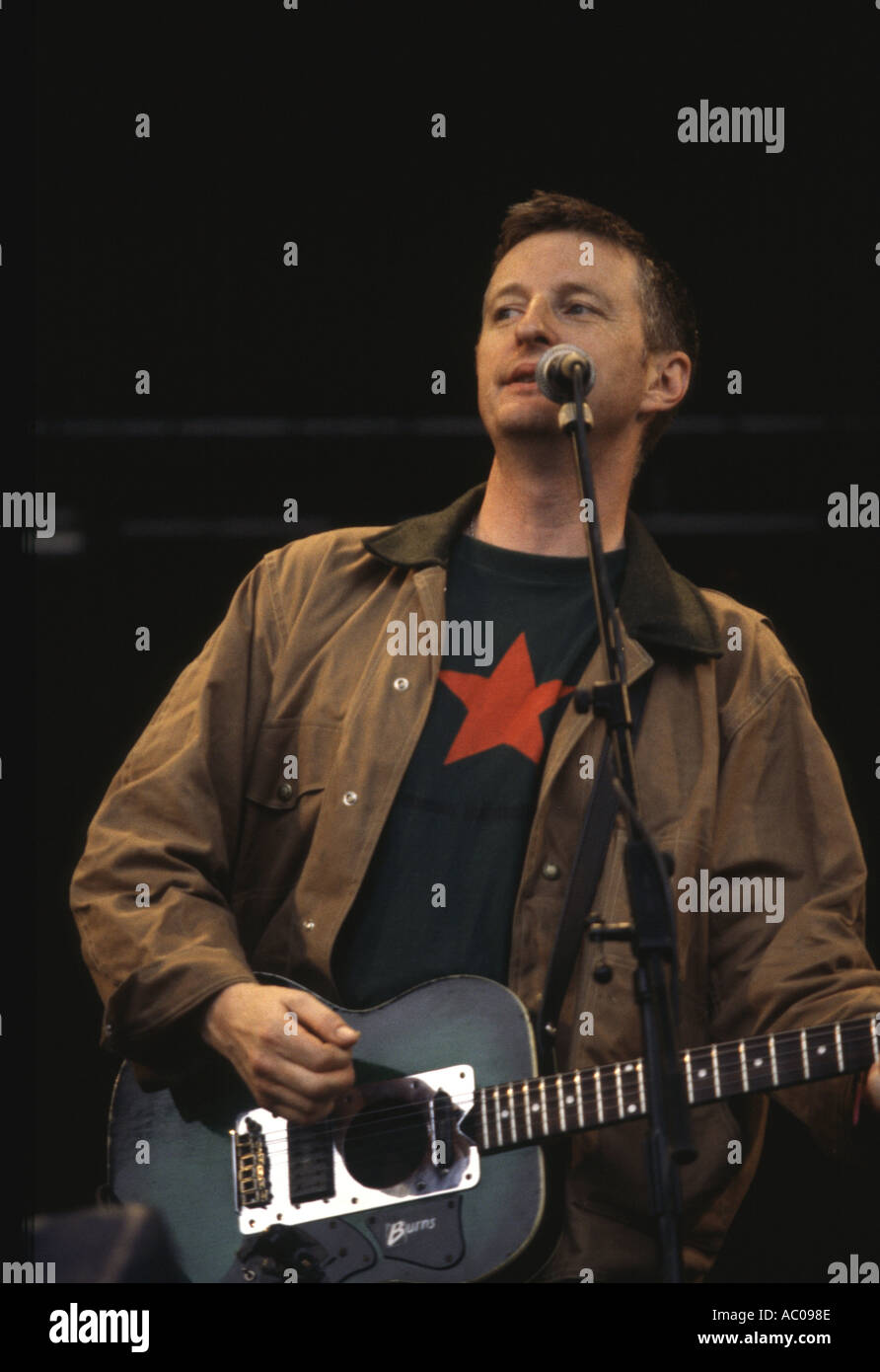Singer billy bragg glastonbury festival hi-res stock photography and ...