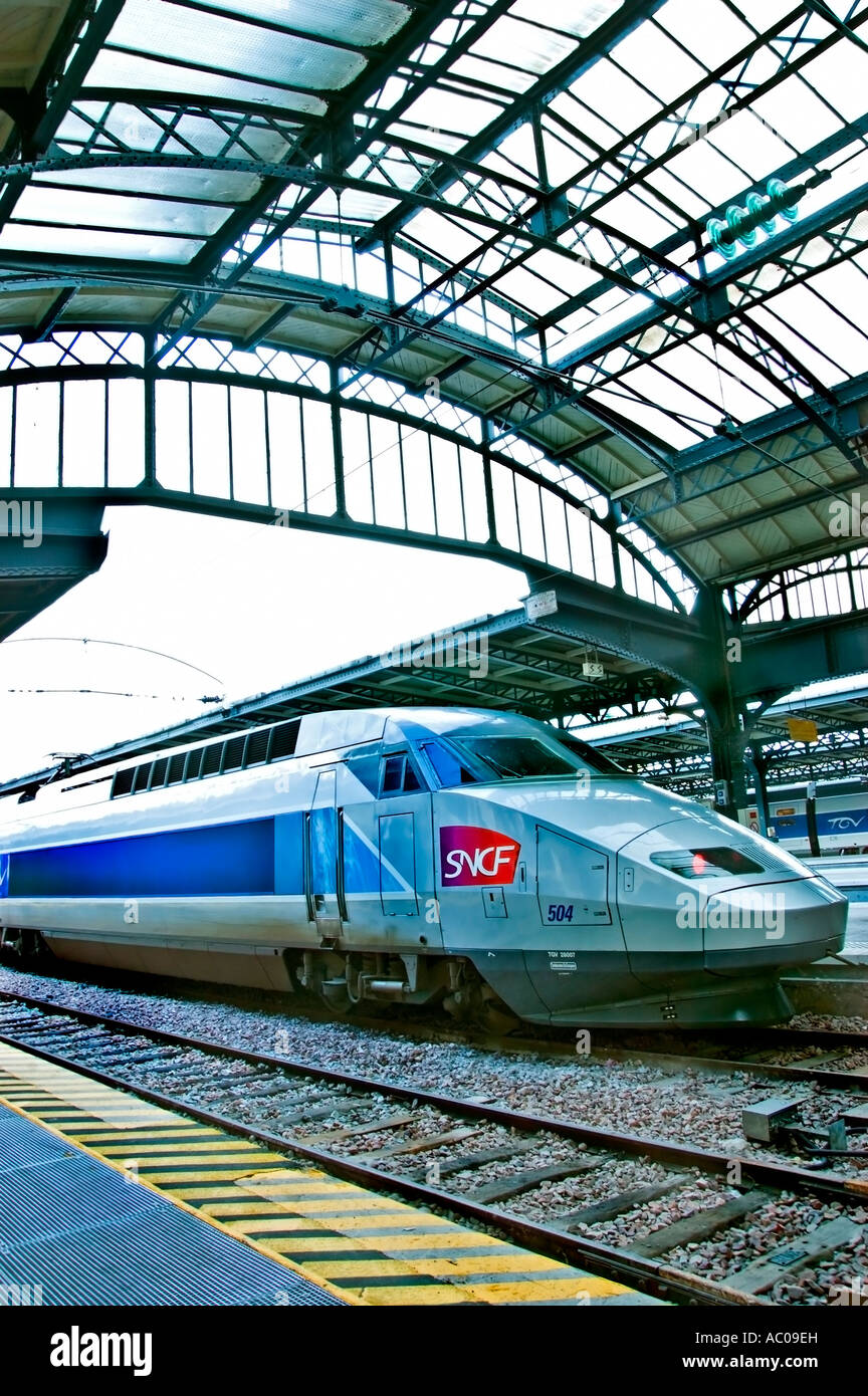 Paris France, Side View, Public Transit System "Gare de l'Est ...