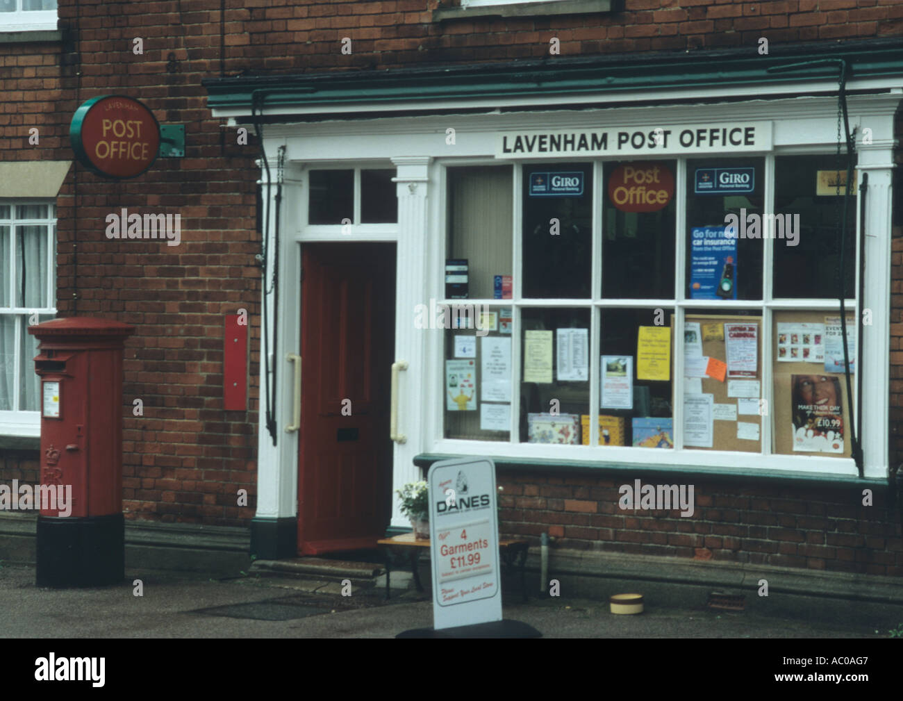 Postbox box shop store uk hi-res stock photography and images - Alamy