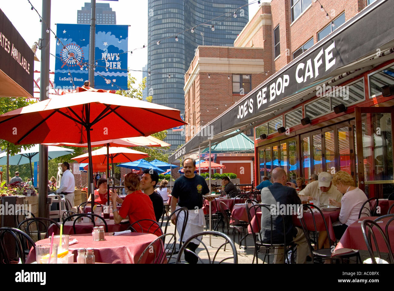 Chicago Navy Pier Sidewalk Cafe Stock Photo - Alamy