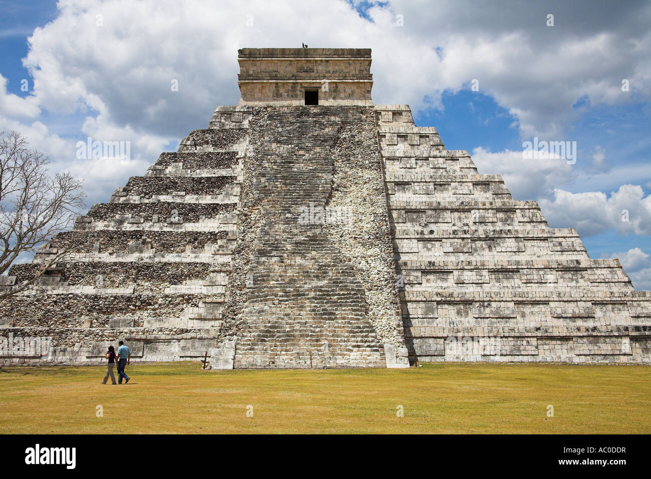 El Castillo, Pyramid of Kukulkan, Chichen Itza Archaeological Site ...