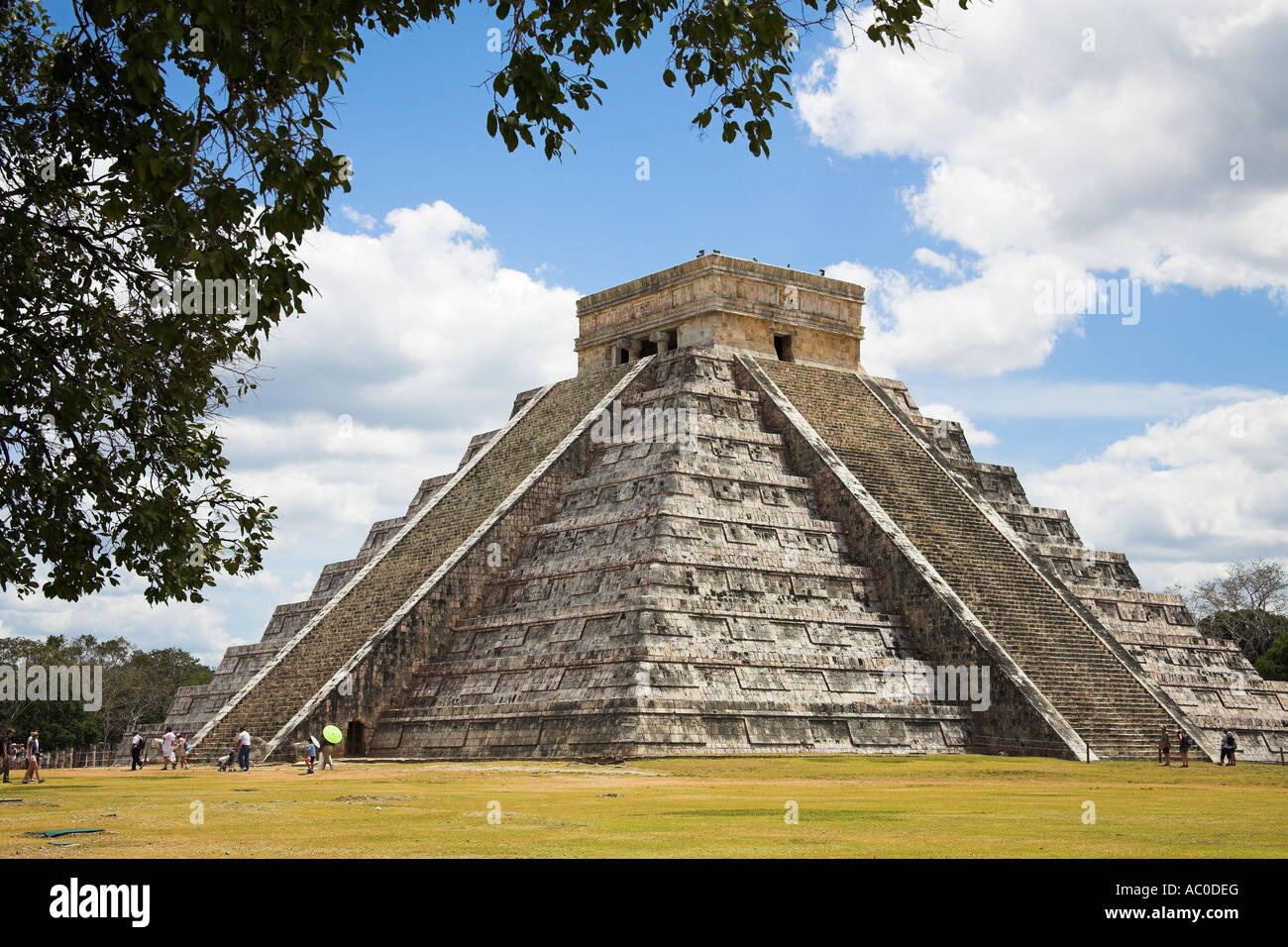 El Castillo, Pyramid of Kukulkan, Chichen Itza Archaeological Site ...