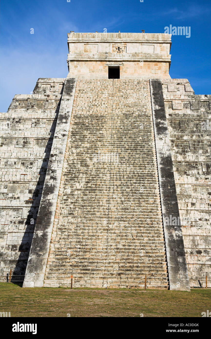 El Castillo, Pyramid of Kukulkan, Chichen Itza Archaeological Site ...