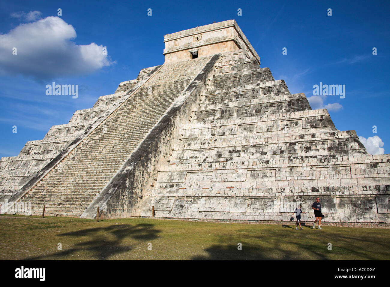El Castillo, Pyramid of Kukulkan, Chichen Itza Archaeological Site ...