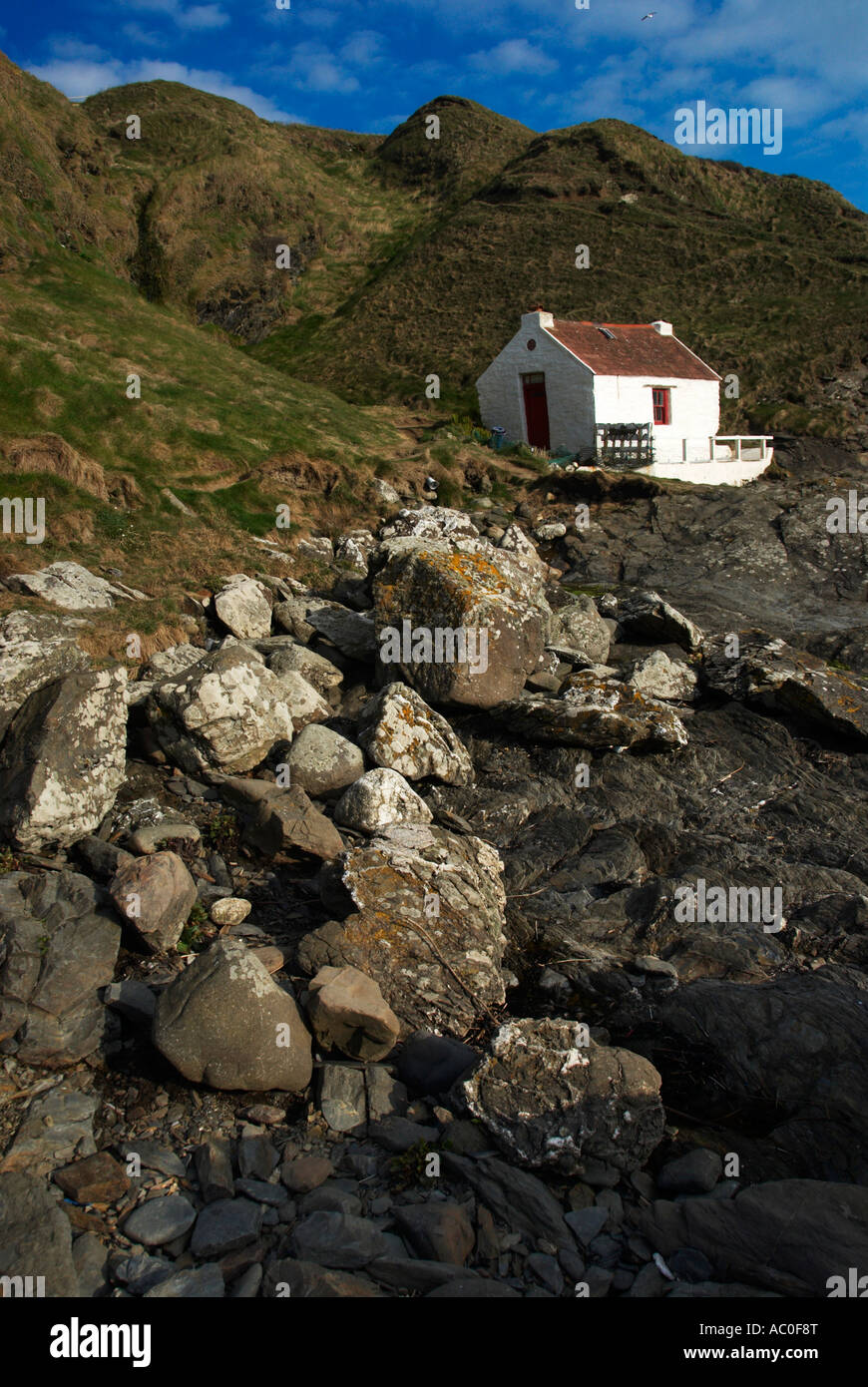 White Fishing Cottage At Niarbyl West Coast IOM Stock Photo - Alamy