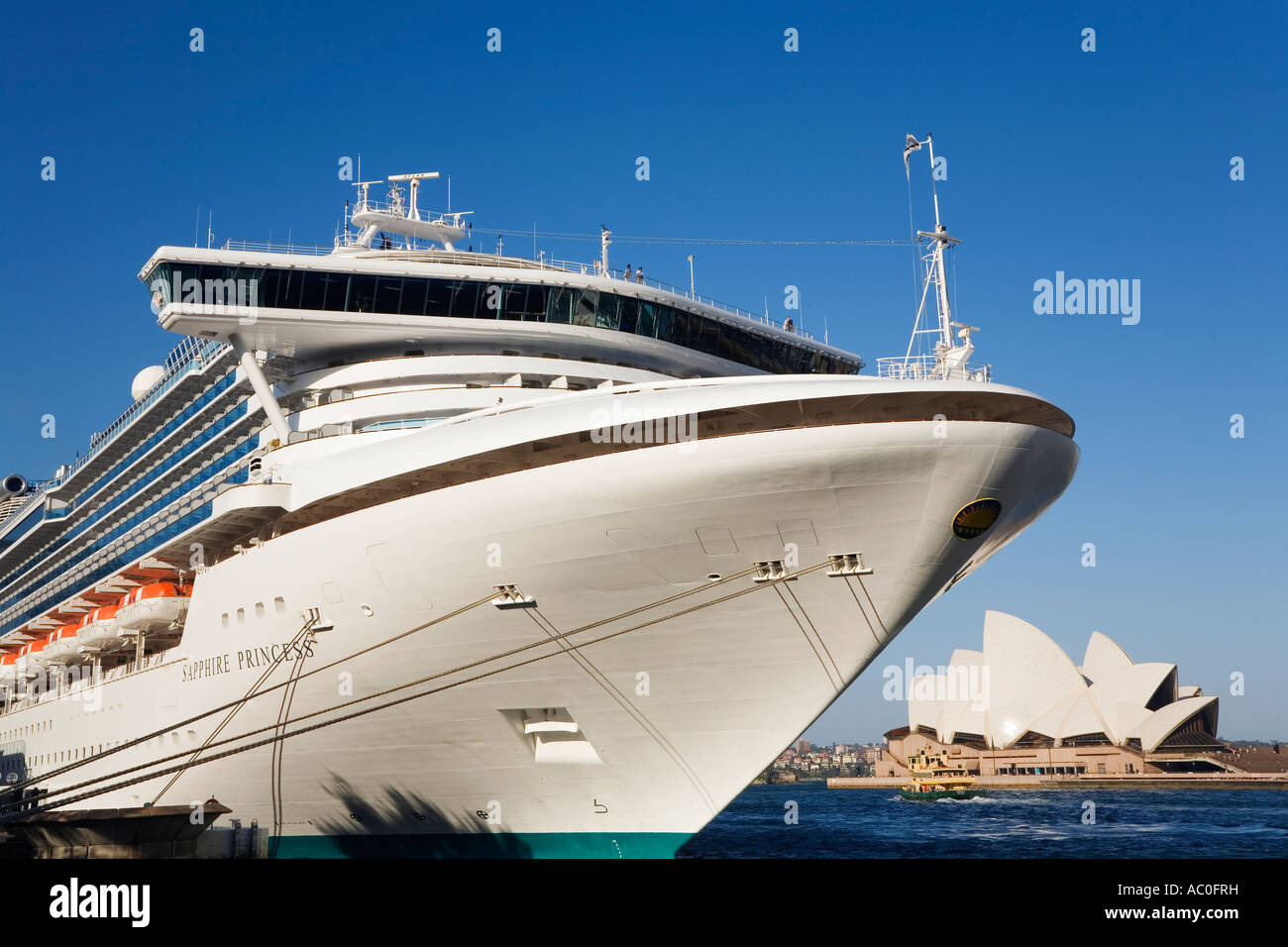 Opposite opera house hi-res stock photography and images - Alamy
