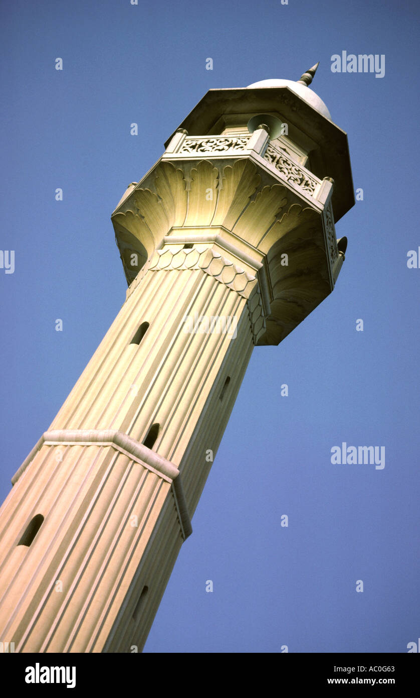 Pakistan Sind Karachi minaret of mosque on Jinnah Road Stock Photo - Alamy