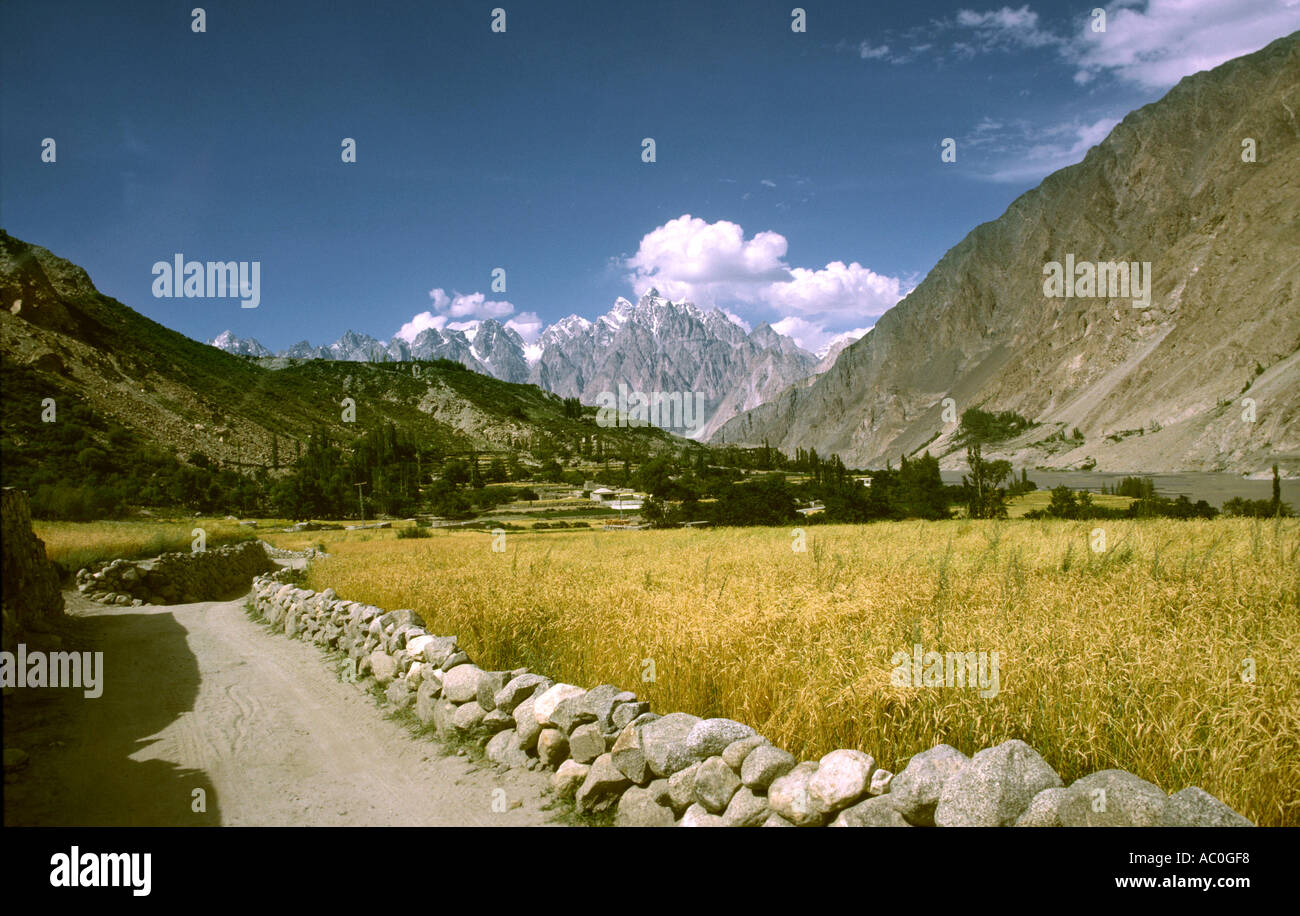 Pakistan Azad Kashmir Gulmit village Pasu Peaks Stock Photo - Alamy