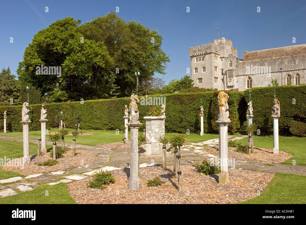 St donats castle hi-res stock photography and images - Alamy