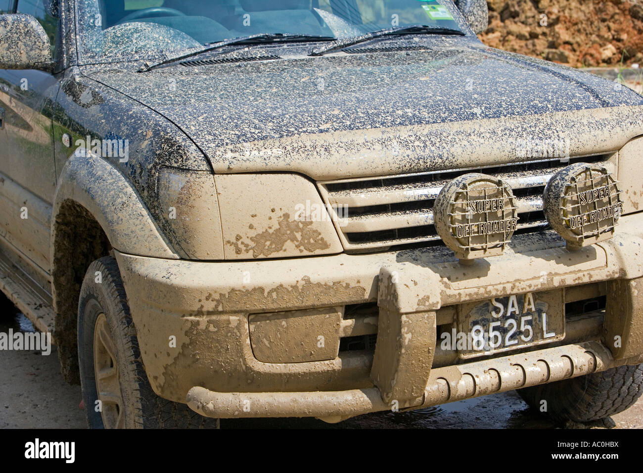 4 wheel drive mud wet hi-res stock photography and images - Alamy