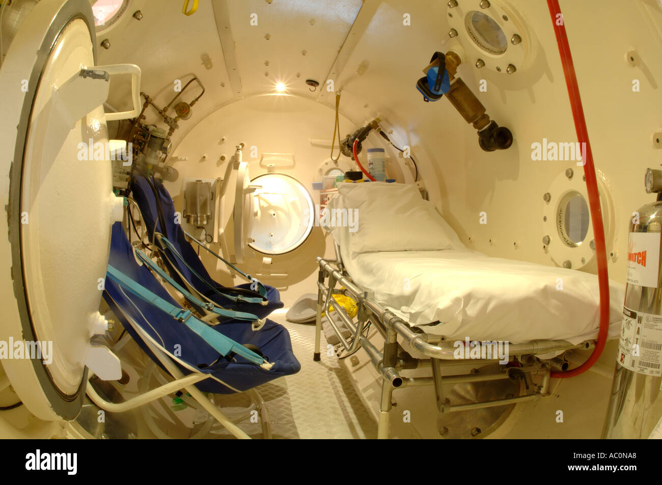 recompression chamber at DDRC PLymouth UK Stock Photo - Alamy