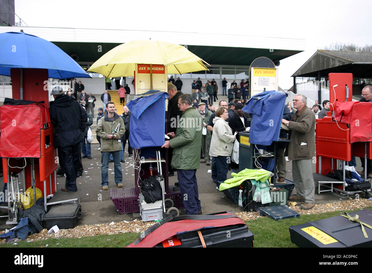 Huntingdon racecourse hi-res stock photography and images - Alamy