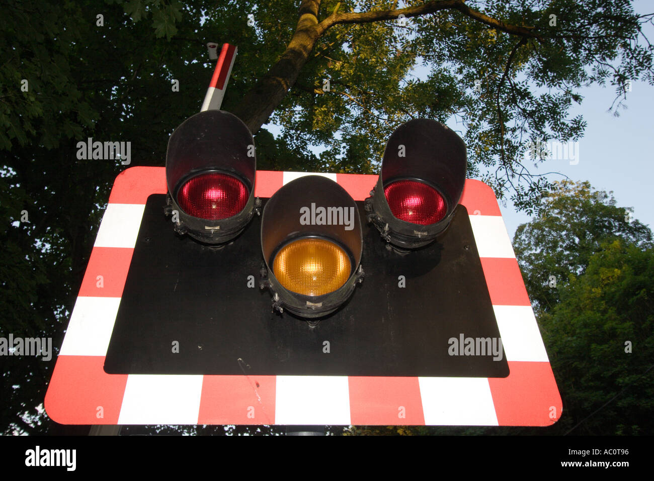 Signalling lights at a level crossing Stock Photo - Alamy