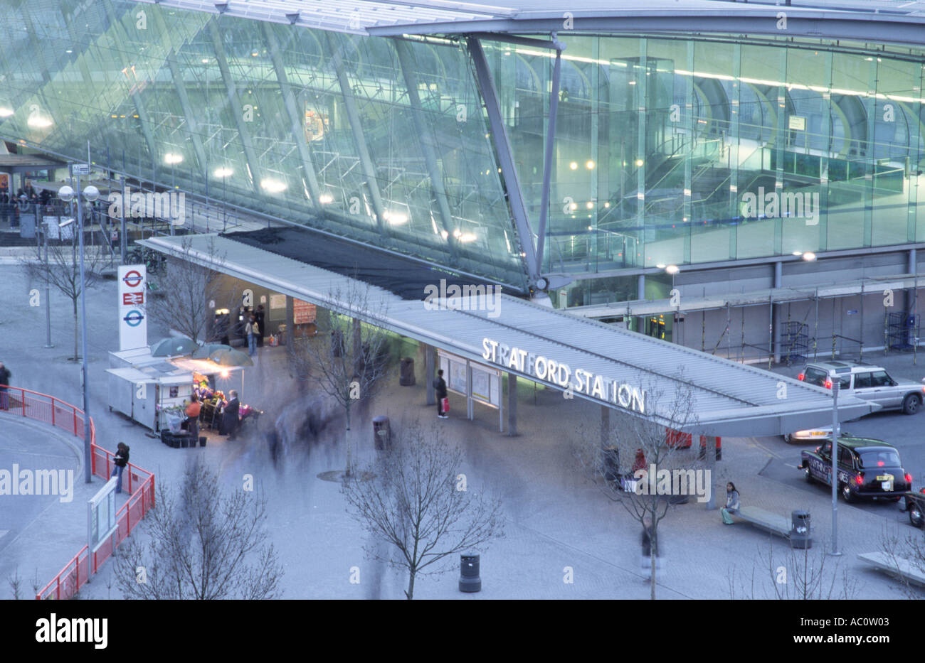 Stratford underground station jubilee hi-res stock photography and ...
