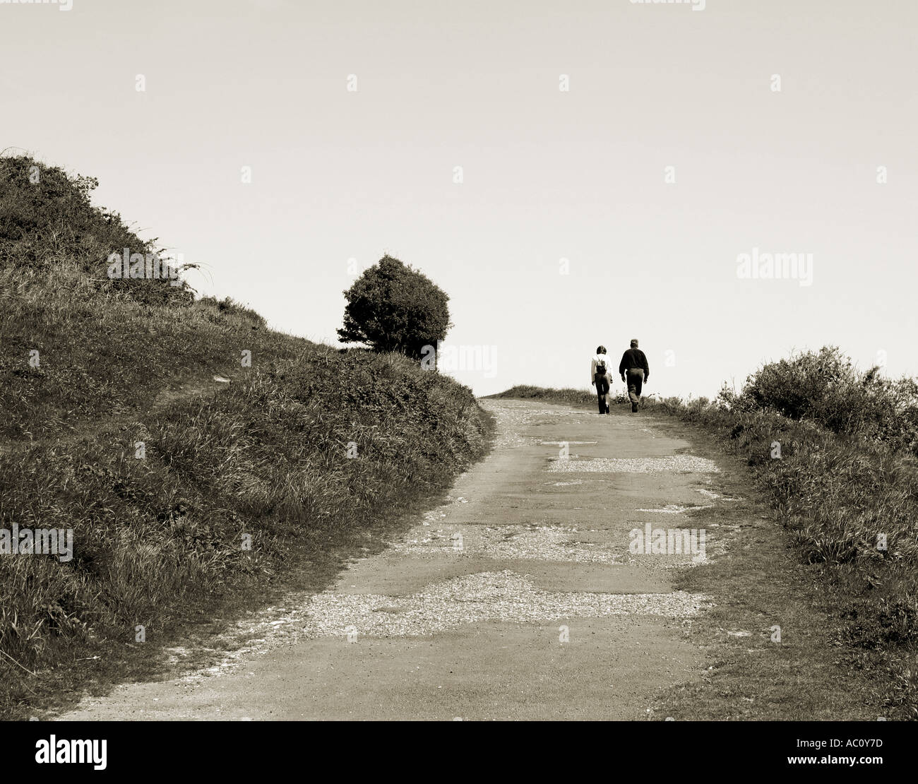 Couple in country lane hi-res stock photography and images - Alamy