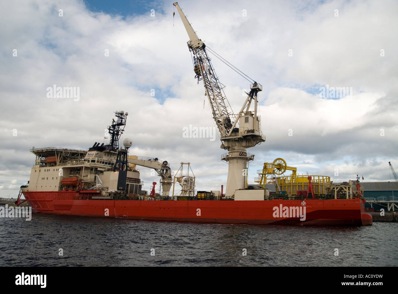 Pipe Laying Boat Stock Photos & Pipe Laying Boat Stock Images - Alamy