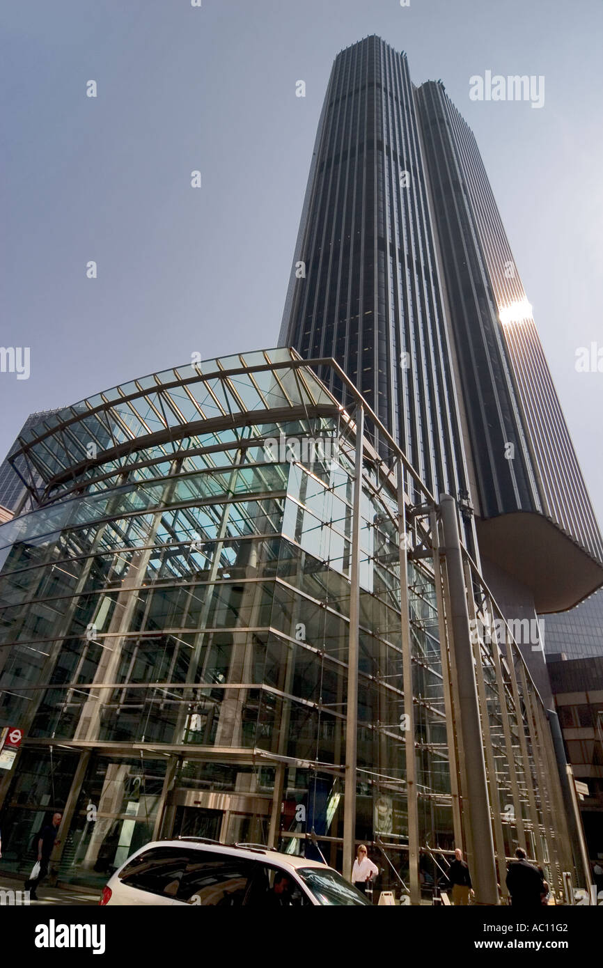 Tower 42 , formerly the NatWest Tower in the heart of London financial ...