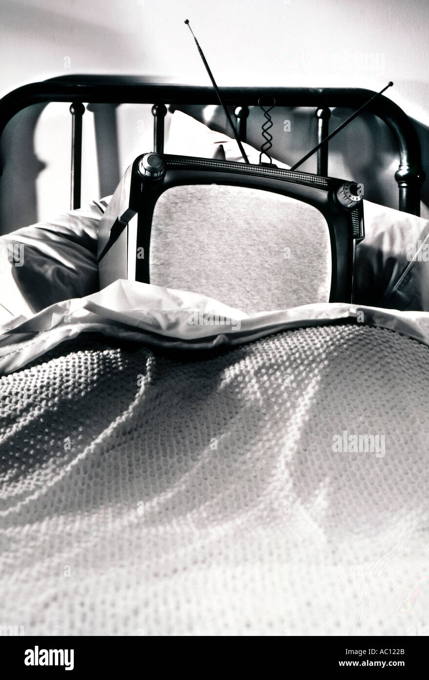 Old tv black white hi-res stock photography and images - Alamy