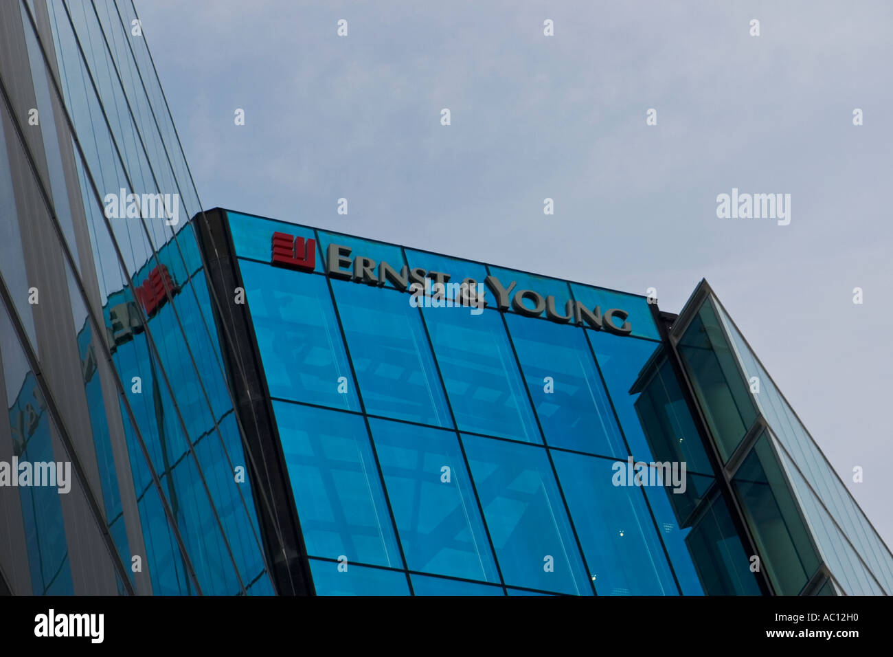 1 more london hi-res stock photography and images - Alamy