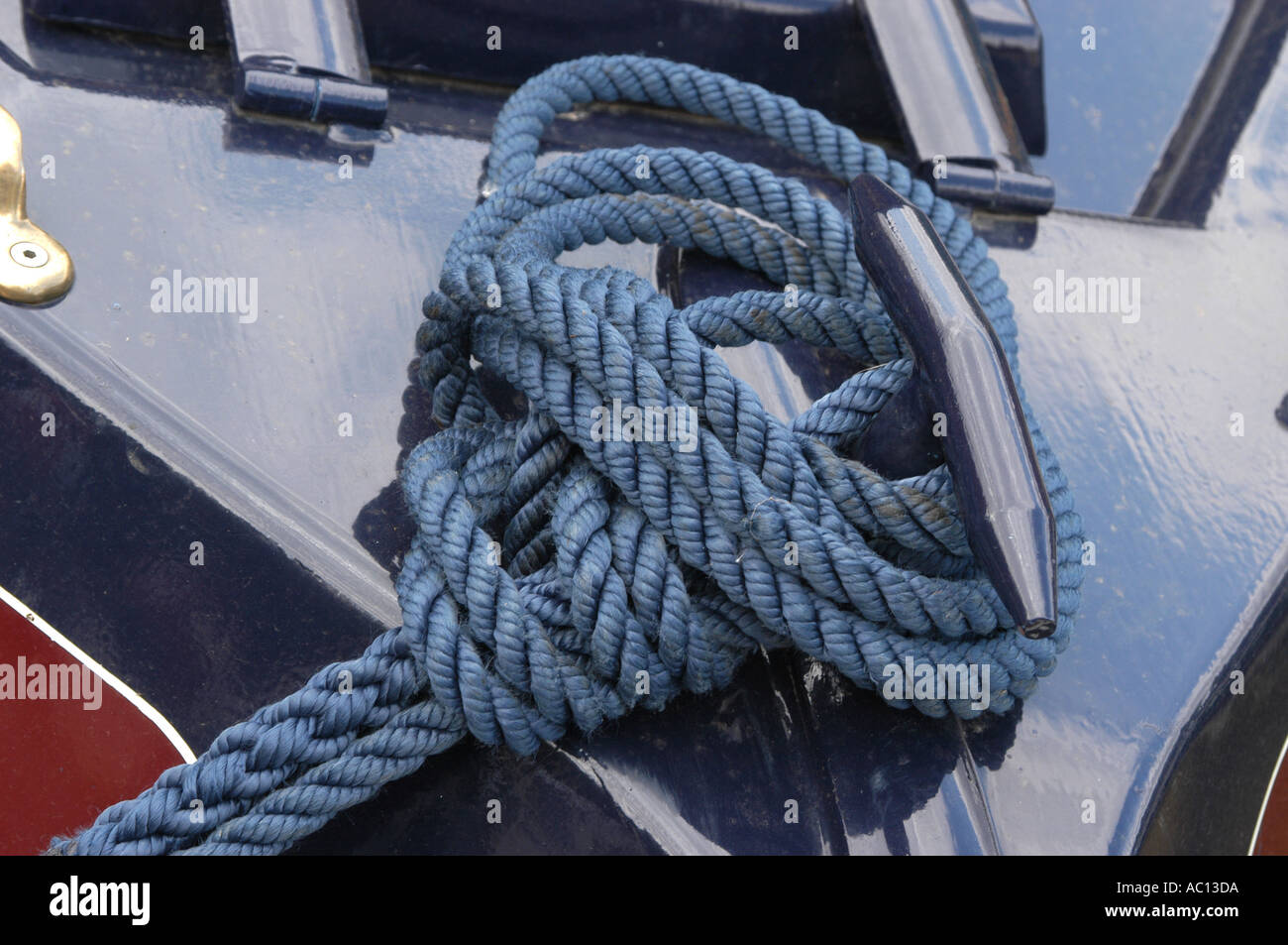 Knot on a canal boat rope Stock Photo - Alamy