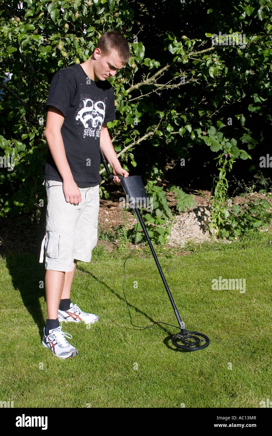 Metaldetecting hi-res stock photography and images - Alamy Metaldetecting hi-res stock photography and images - Alamy