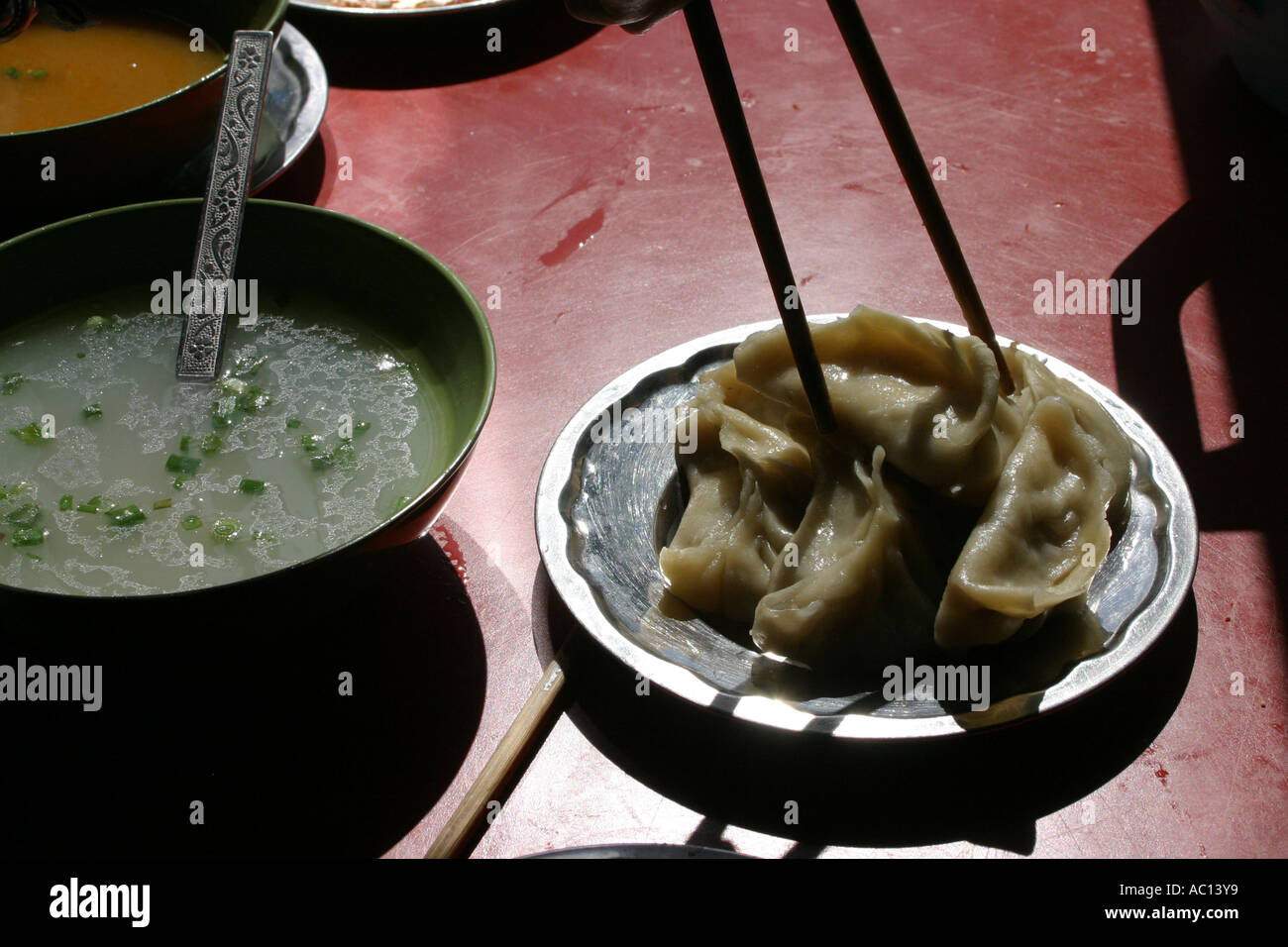 Momos, Tibetan food Stock Photo - Alamy