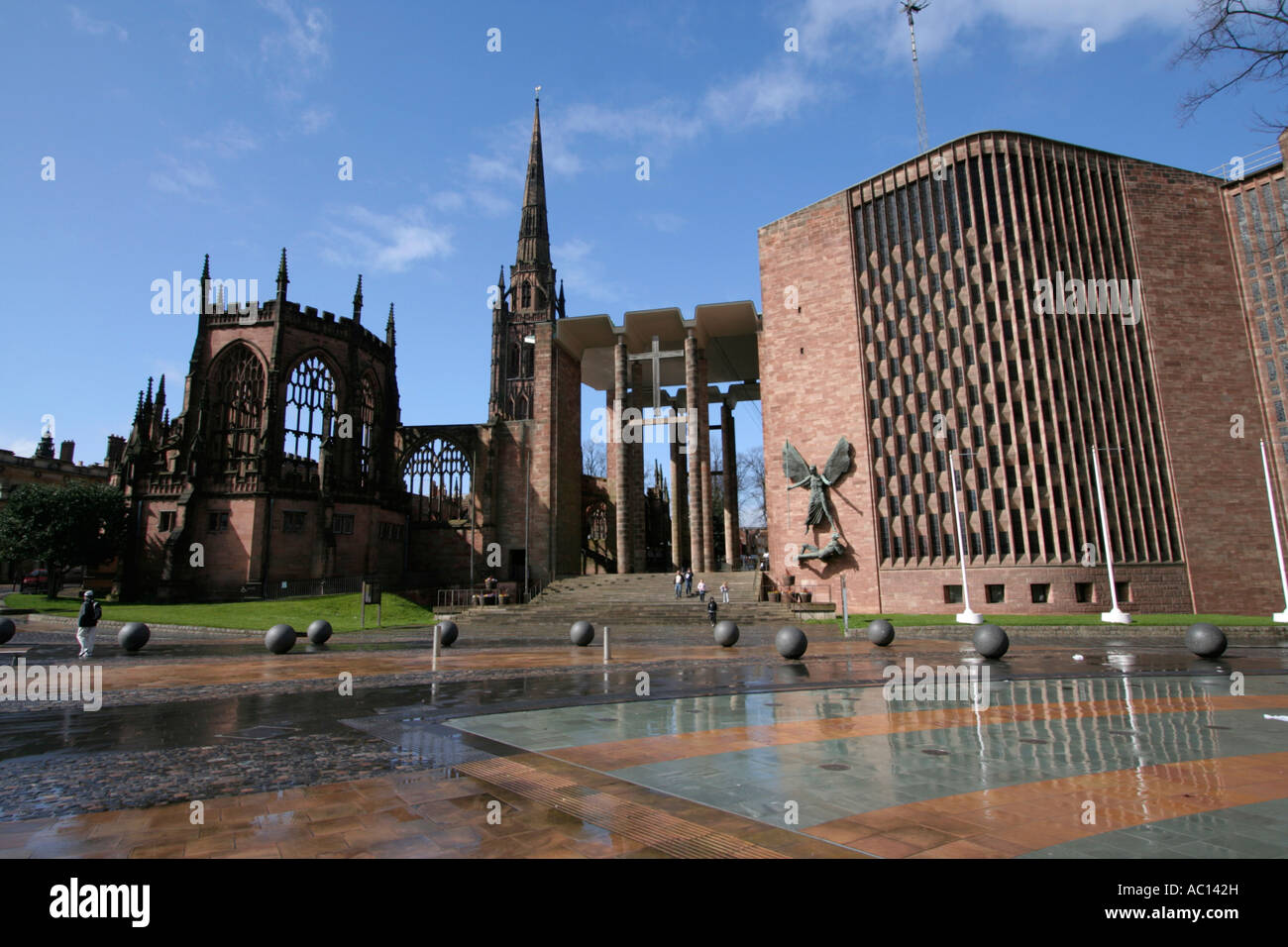 coventry city cathedral old and new buildings england uk gb Stock Photo ...